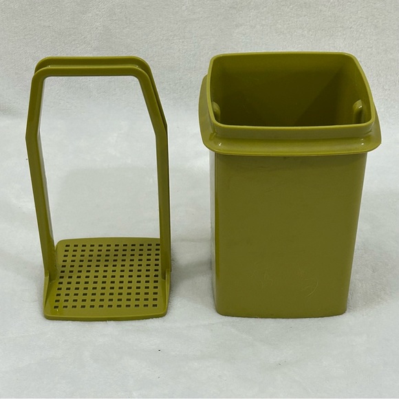 Tupperware | Kitchen | Vintage Tupperware Pickadeli Container 33 Pickle ...